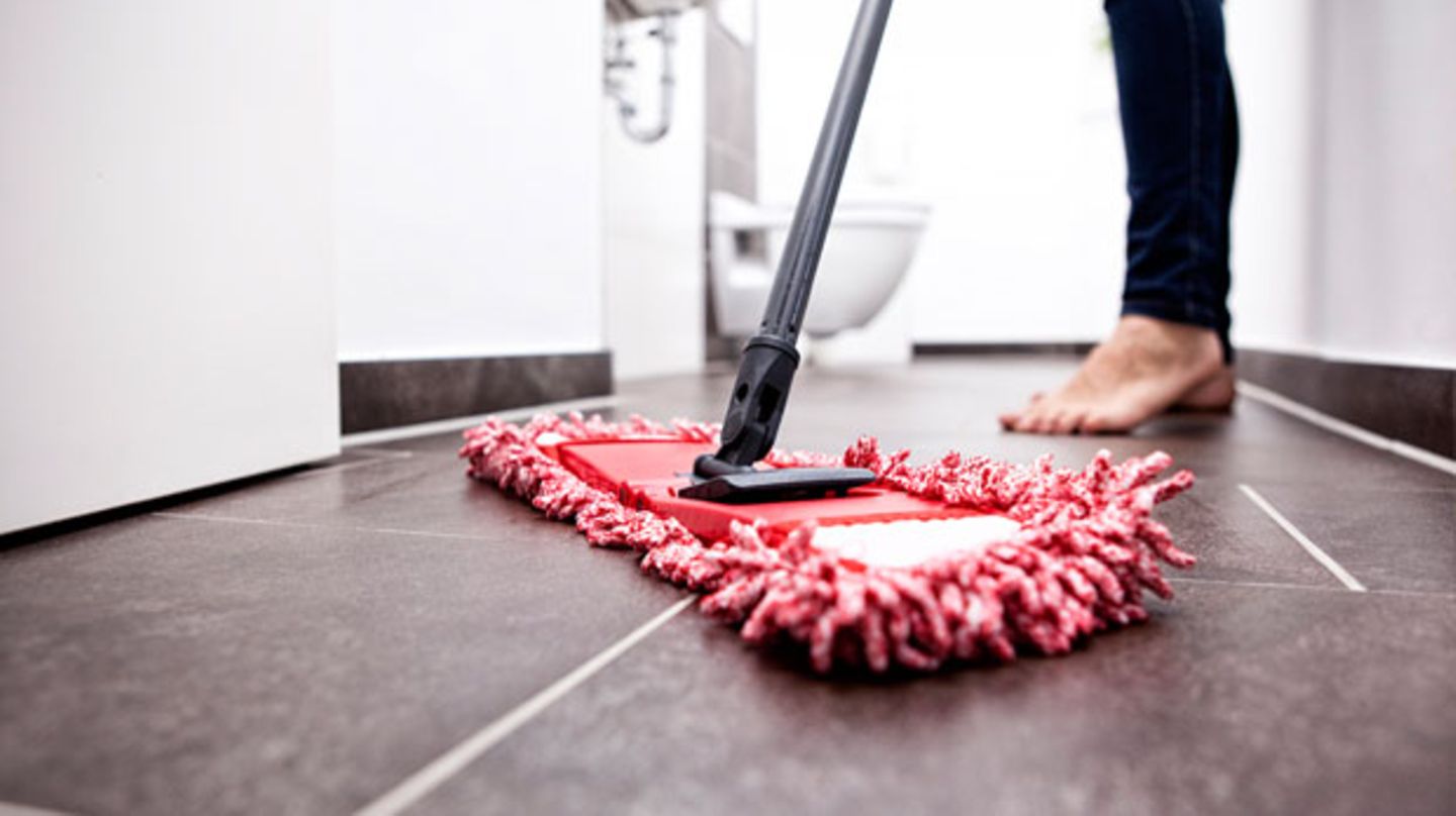 Putztipp: Das solltest du tun, bevor du dein Badezimmer putzt | BRIGITTE.de