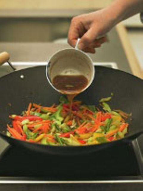 Gesund kochen: Kochen im Wok | BRIGITTE.de