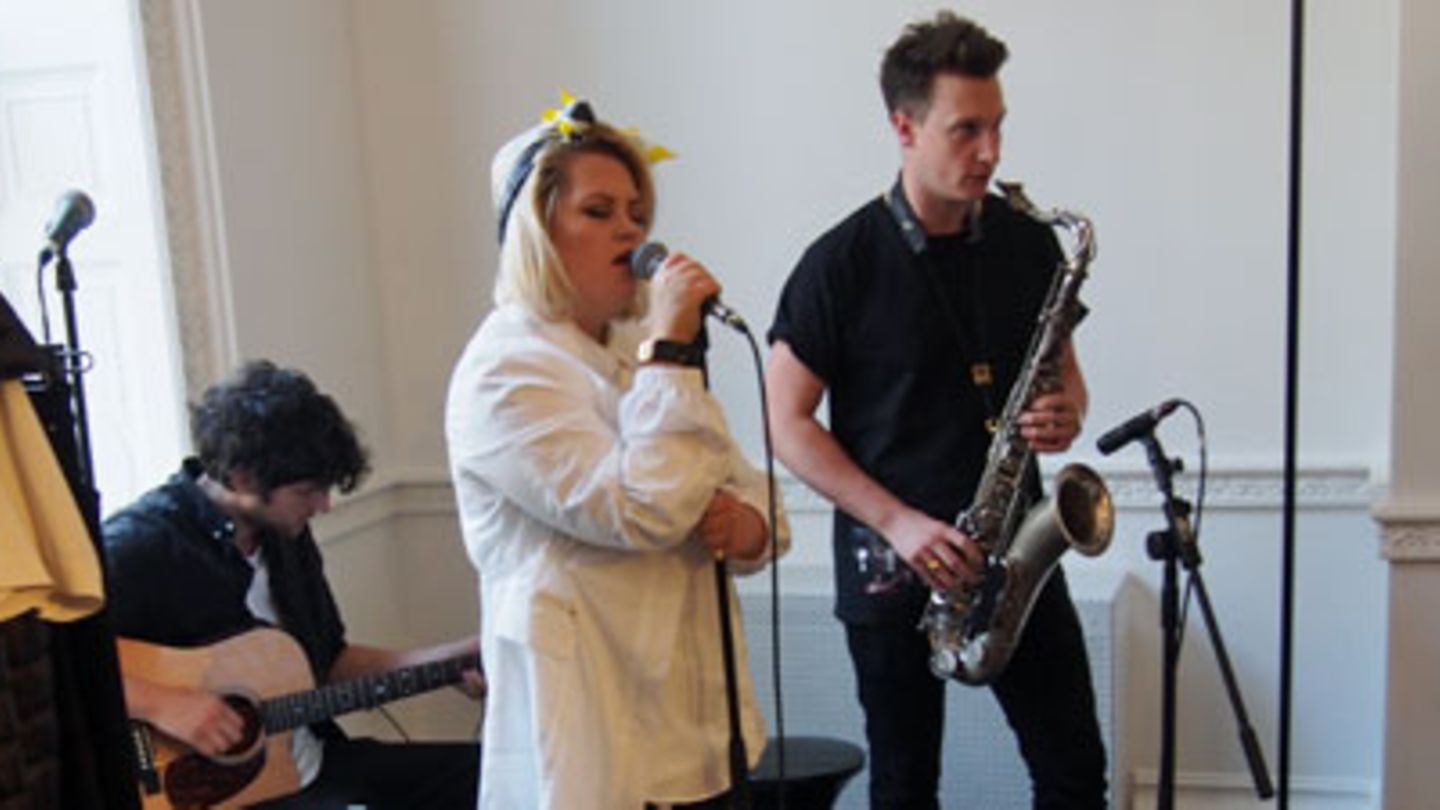 Shop-Opening in London: Drei Fragen an Sängerin Elli Ingram | BRIGITTE.de