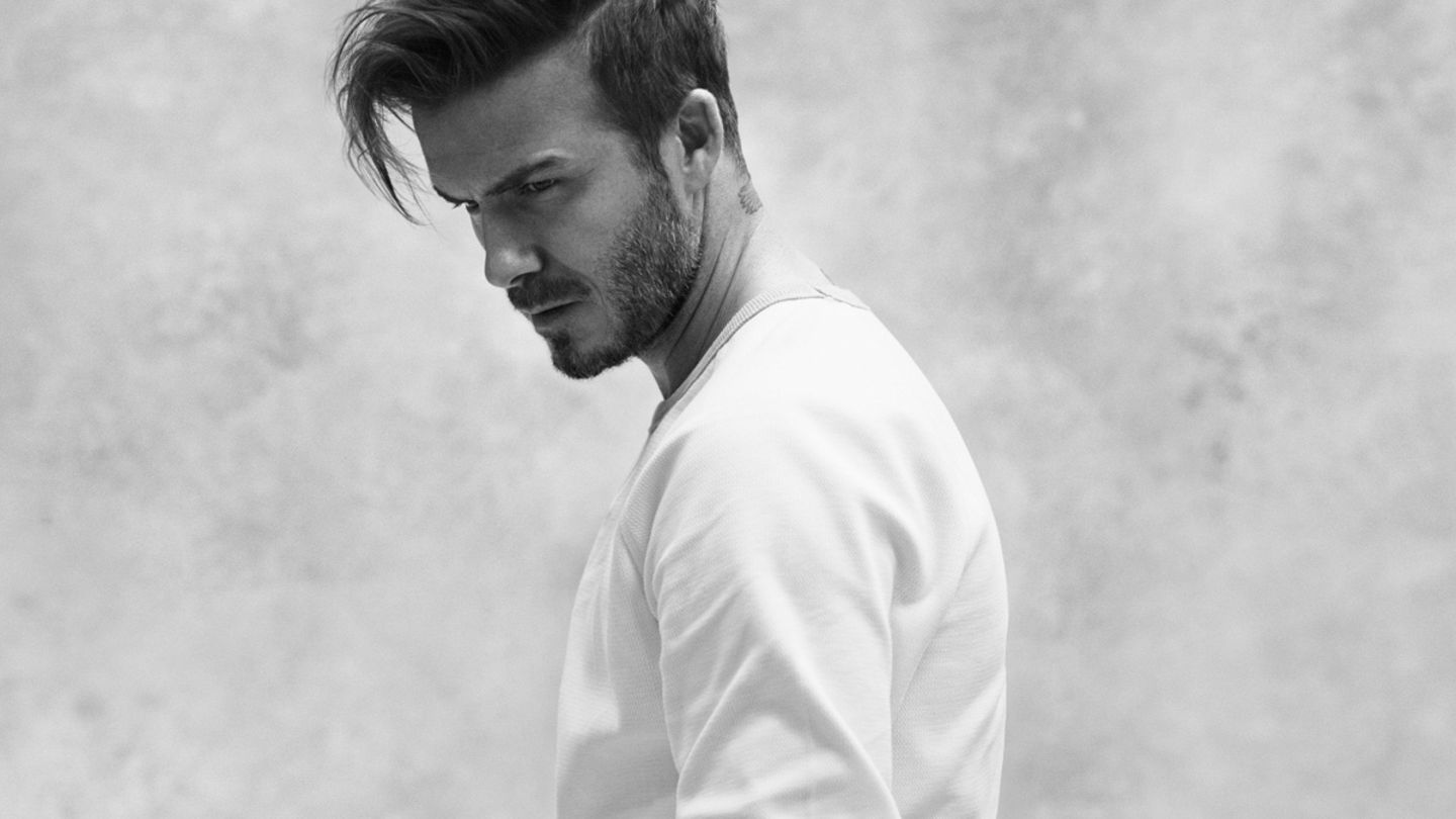 H&M: David Beckham modelt wieder für H&M - wir zeigen das Making-of ...