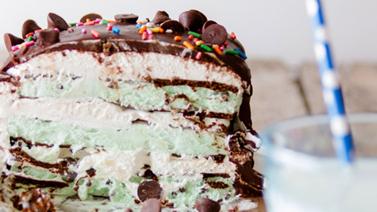 Rezepte: Eiskuchen selber machen - mit Schoko und Minzeis | BRIGITTE.de