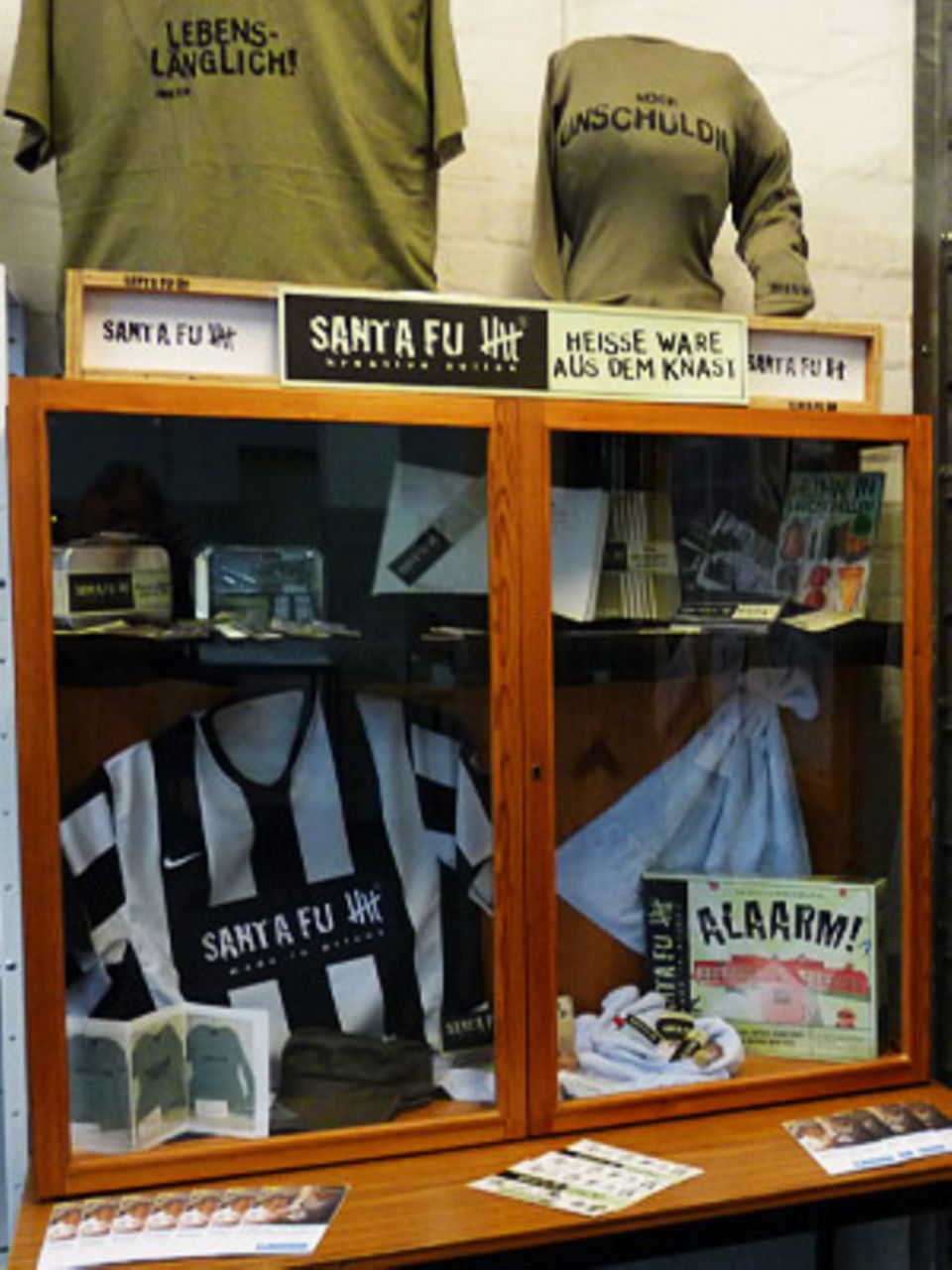 Fotostrecke: SANTA FU - Mode aus dem Knast | BRIGITTE.de