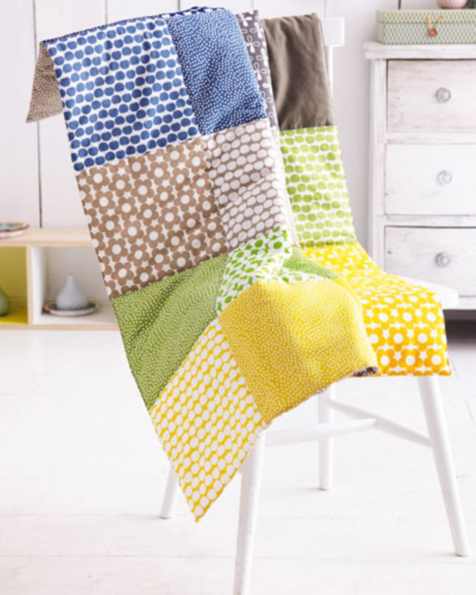 Patchworkdecke nähen: Anleitung für Anfänger | BRIGITTE.de
