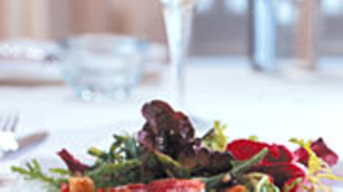 Salat mit Rotbarbenfilet | BRIGITTE.de