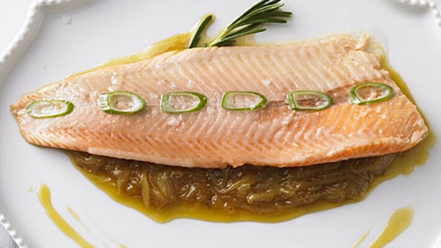 Saiblingsfilets auf Chicorée | BRIGITTE.de