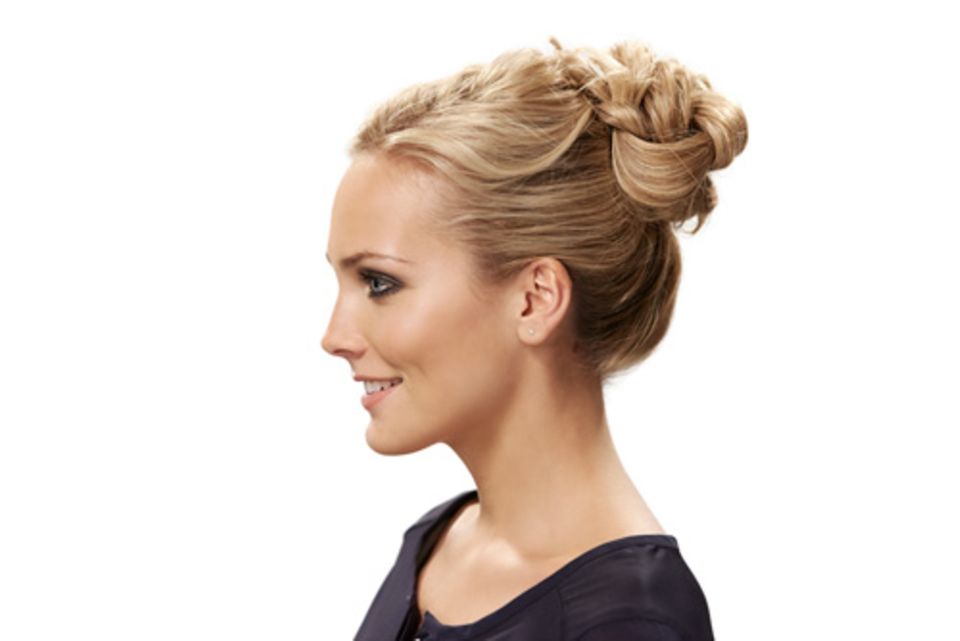 Frisuren zum Nachmachen: Mit einem Haarband zur Abendfrisur? So geht's ...