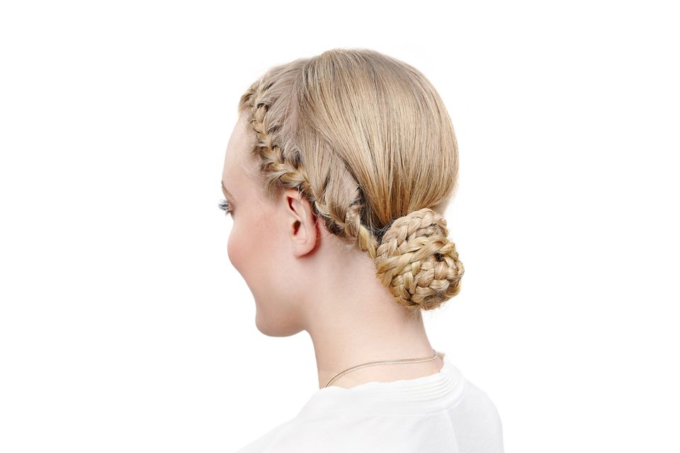 Frisuren zum Nachmachen: Mit einem Haarband zur Abendfrisur? So geht's ...