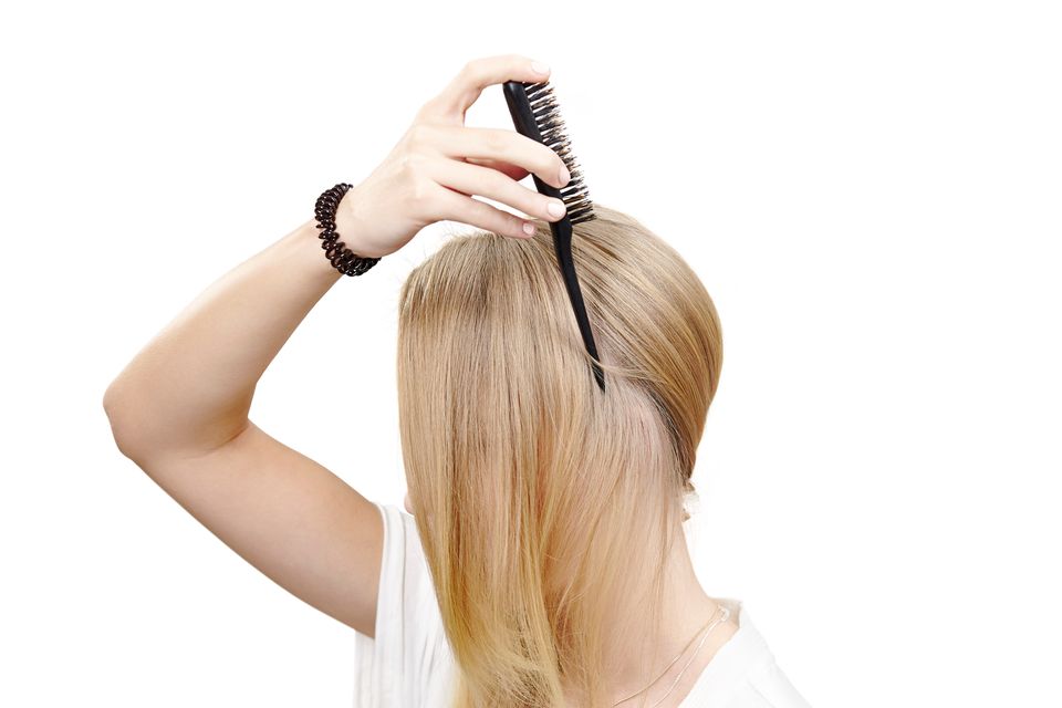Frisuren zum Nachmachen: Mit einem Haarband zur Abendfrisur? So geht's ...