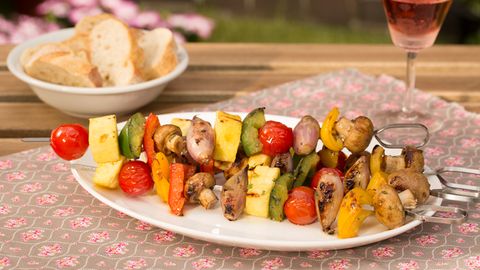 Gemüsespieße grillen | BRIGITTE.de