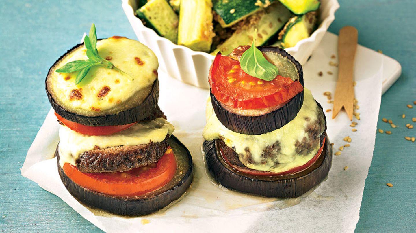 Low-Carb-Burger mit Zucchini | BRIGITTE.de