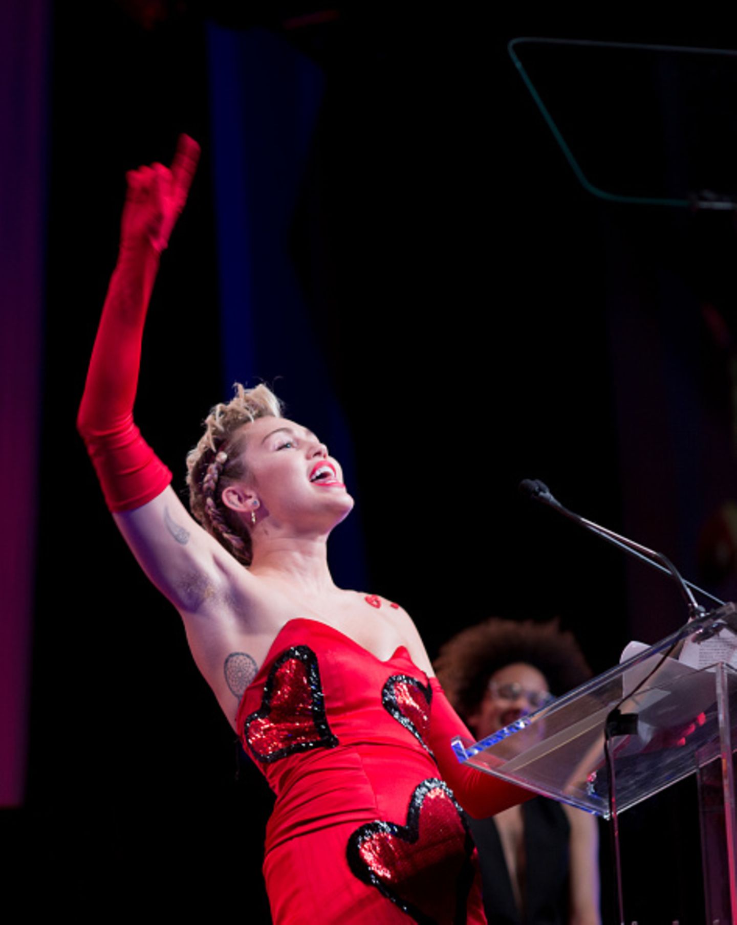 Promis mit Achselhaar: Diese Stars stehen dazu | BRIGITTE.de