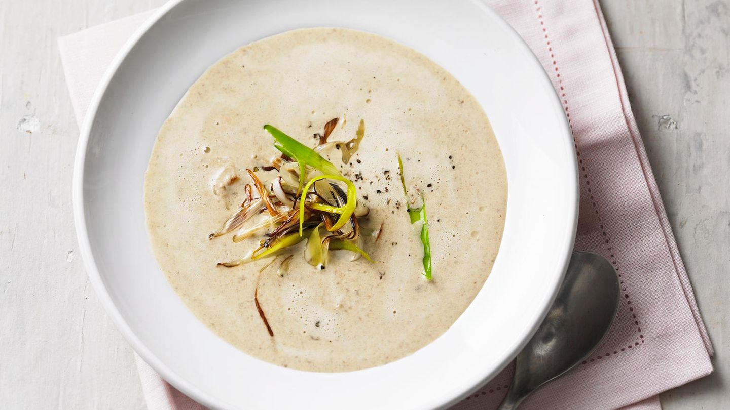 Pilzcremesuppe mit Porree | BRIGITTE.de