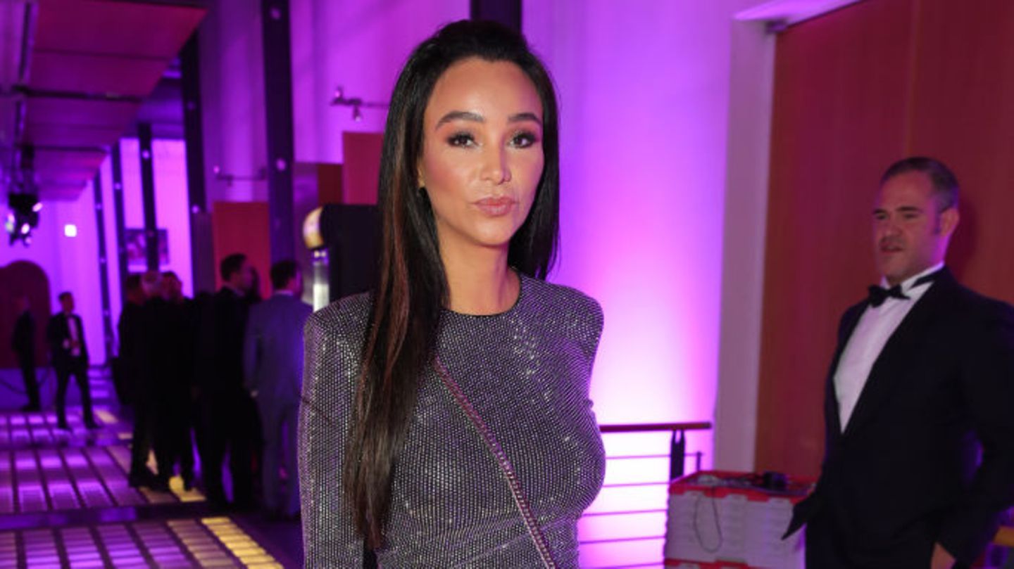 News im Video: Verona Pooth - Gesicht auf Foto sorgt für Spekulationen ...