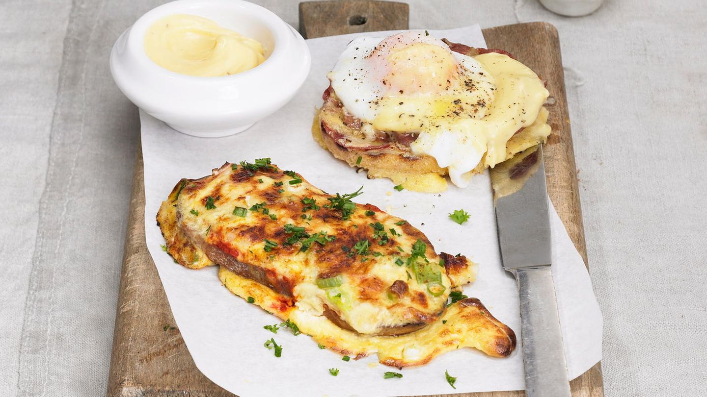 Überbackenes Ei-Toast mit Paprika-Welsch-Rarebit | BRIGITTE.de
