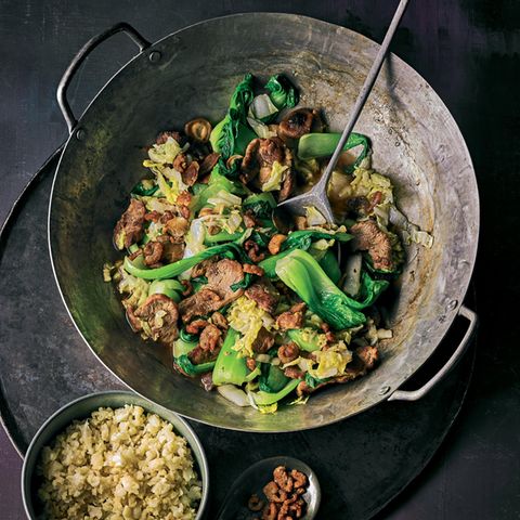 Wok-Kohl mit Ente und Blumenkohlreis | BRIGITTE.de