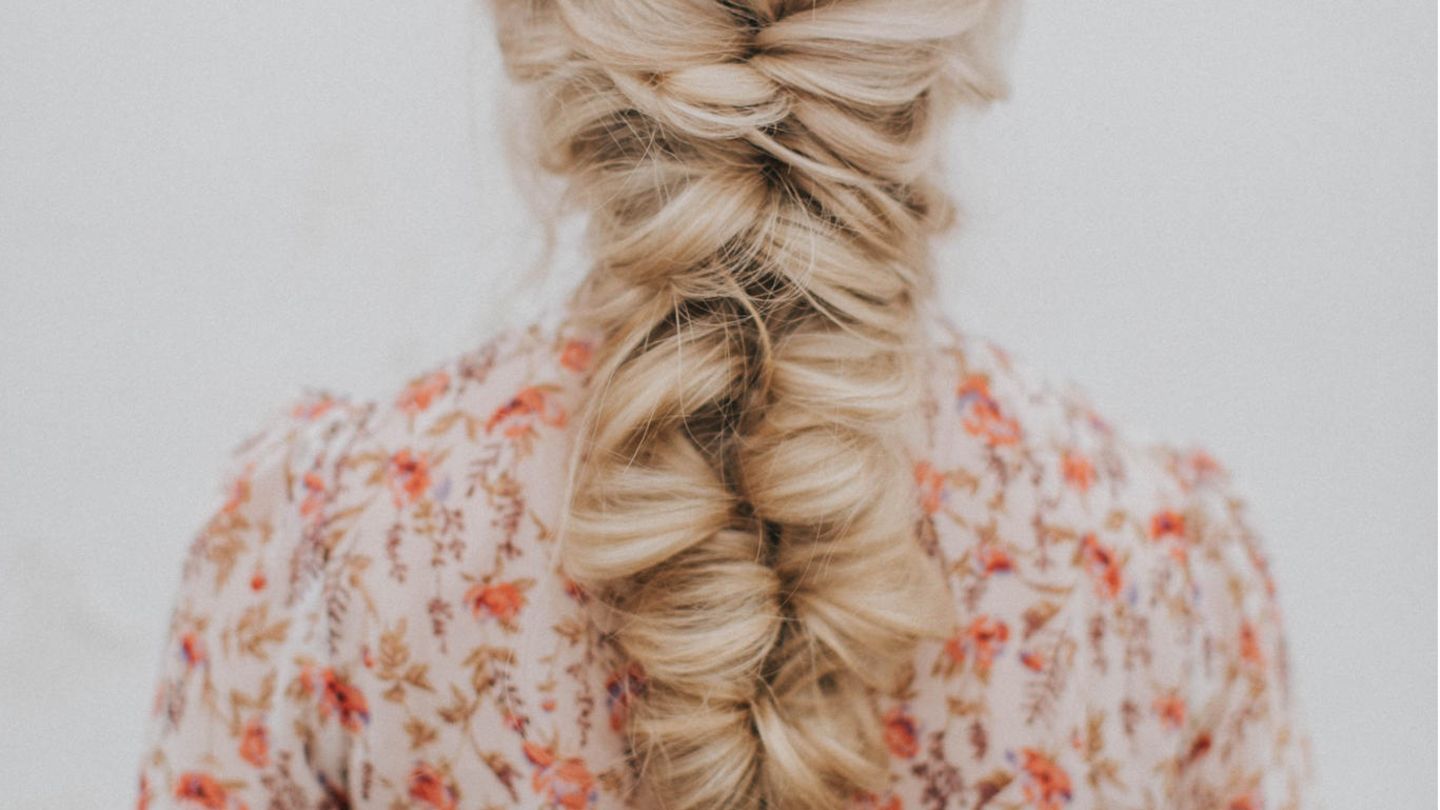 Pull Through Braid: So gelingt der Frisuren-Trend | BRIGITTE.de