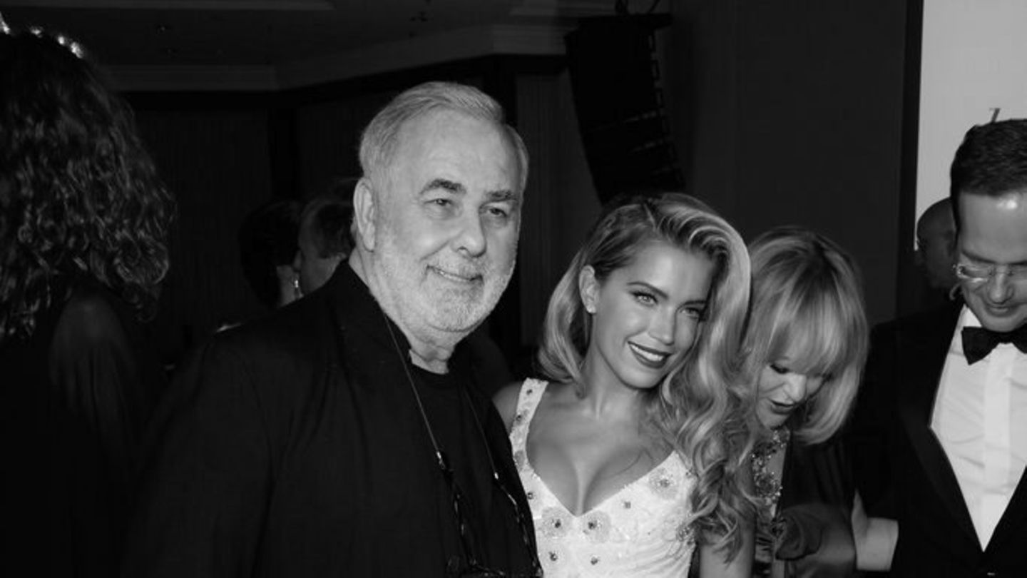 Zum Tod von Udo Walz: Stars trauern um den Promi-Friseur - Video ...