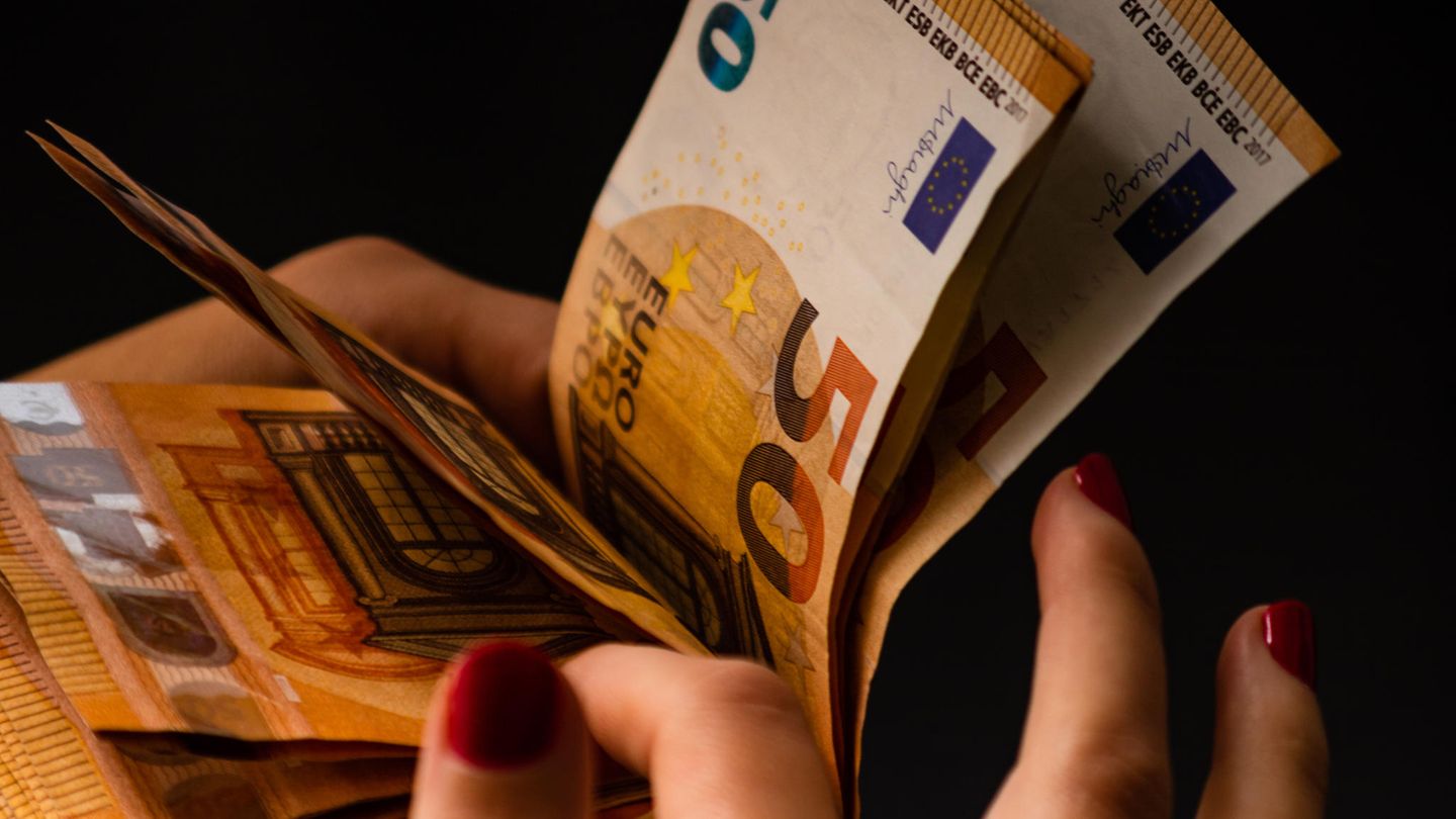 Was ist ein gutes Gehalt? Wieviel Geld glücklich machen soll | BRIGITTE.de