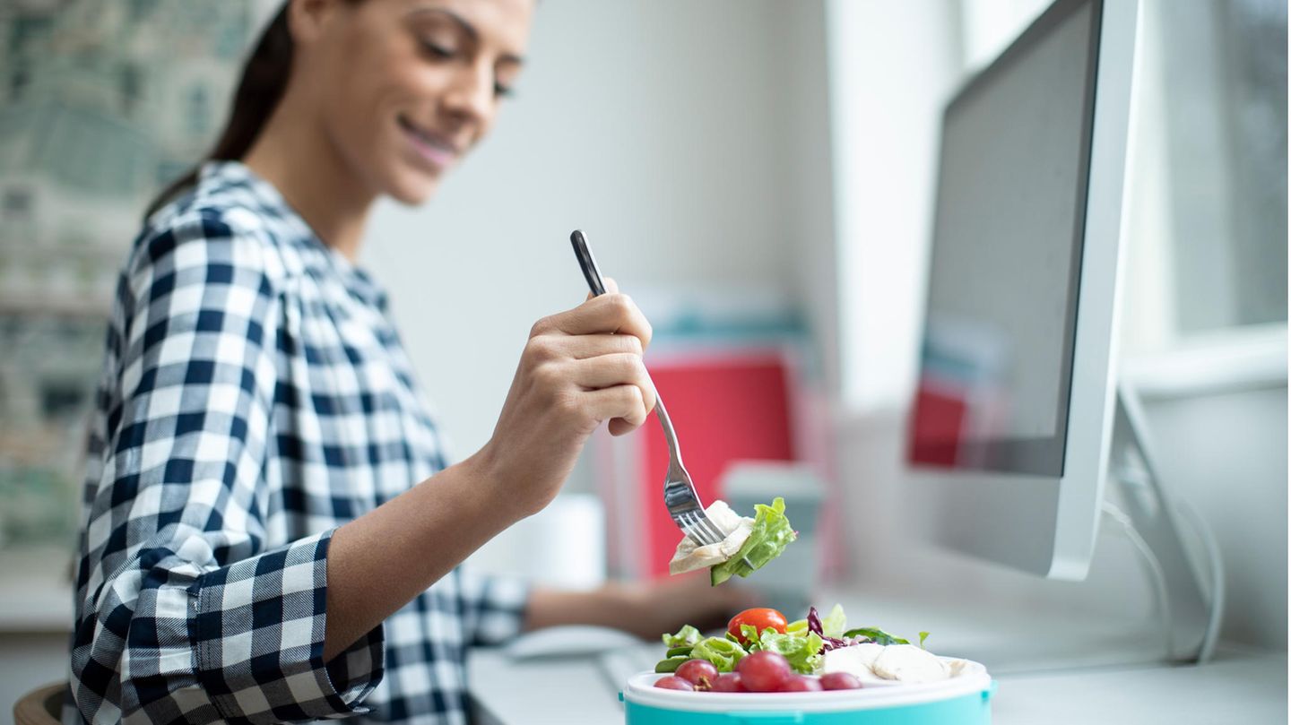 Video:Mittagspause im Home Office - das ist der beste Zeitpunkt ...