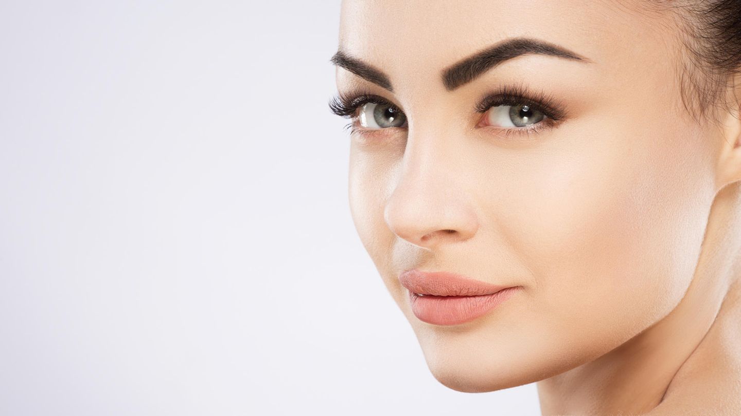Powder Brows: Alle Infos zu dem Augenbrauen-Trend | BRIGITTE.de