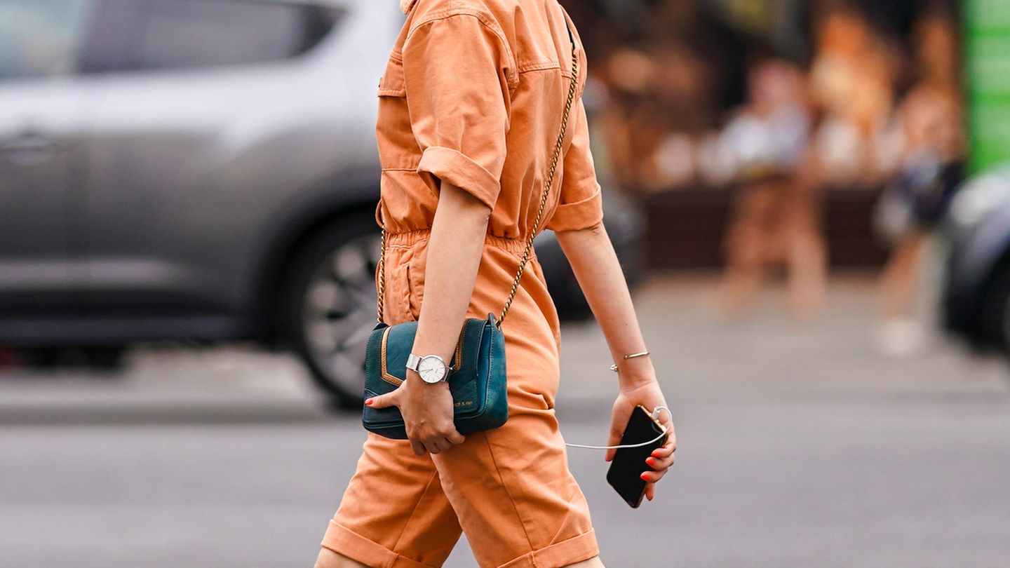 Jumpsuits: So kombinieren wir die Trendteile im Sommer 2021 | BRIGITTE.de