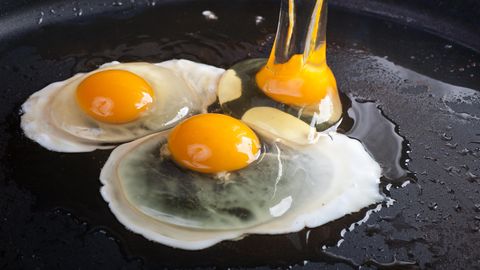 Wochenend-Frühstück: Mit diesem Trick wird dein Spiegelei perfekt ...