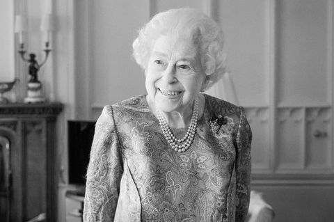 Verstorbene Stars 2022: Trauer um diese Promis | BRIGITTE.de