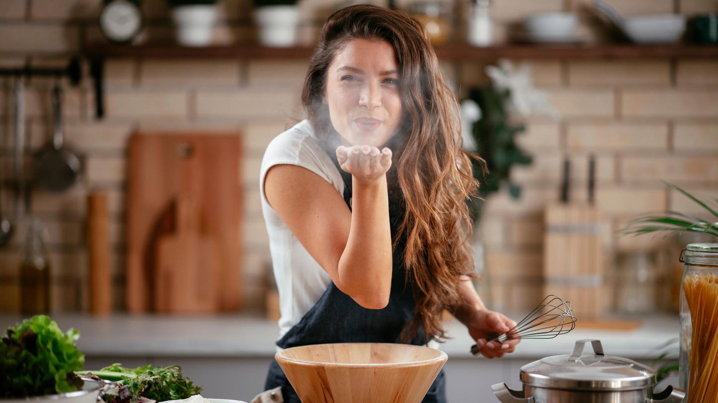 Koch-Tricks: So kannst du beim Kochen Geld sparen | BRIGITTE.de