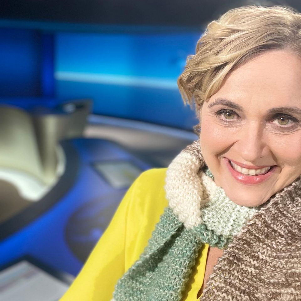 Schal fürs Leben 2022: Diese Stars machen dieses Jahr mit! | BRIGITTE.de