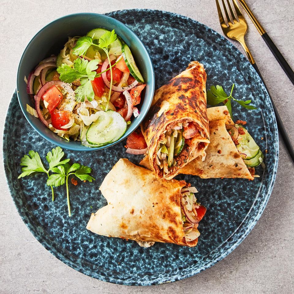 Lahmacun-Wrap mit Hackfleisch | BRIGITTE.de