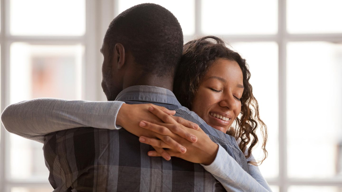 Verzeihen: 4 Gründe, warum du es sofort für DICH tun solltest | BRIGITTE.de