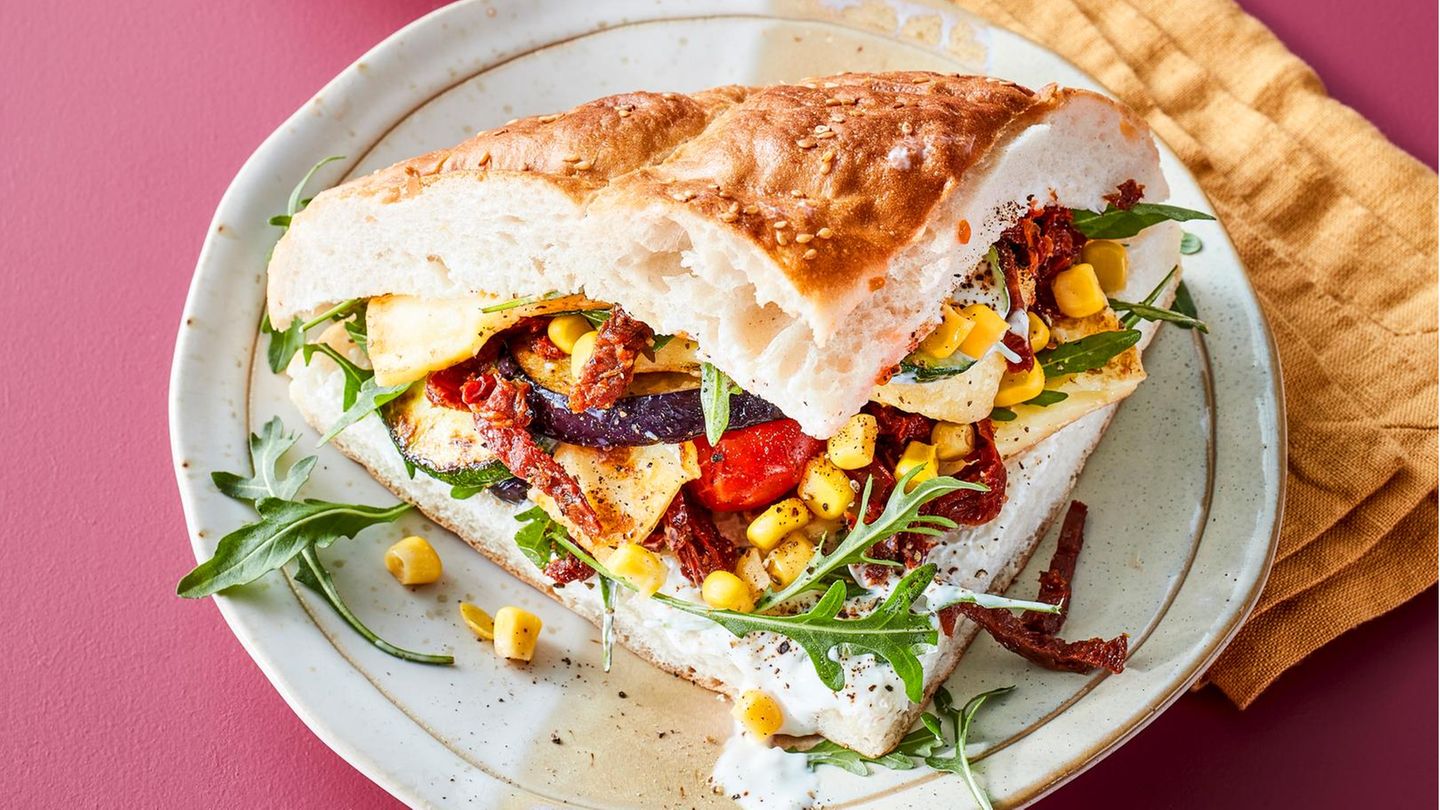 Gemüse-Kebab mit Halloumi | BRIGITTE.de