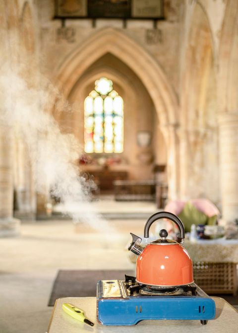 Champing in England: Vom Zauber, in historischen Kirchen zu übernachten ...