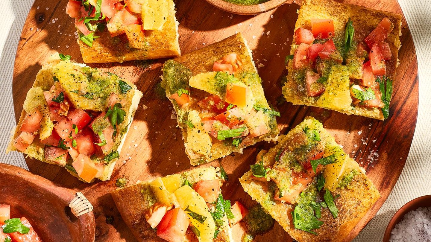 Coca mit Tomaten, Orangen und Mandelpesto | BRIGITTE.de