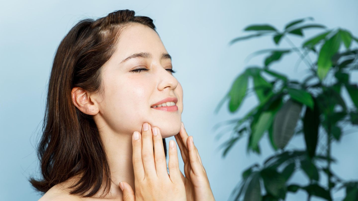 Lymphdrainage im Gesicht: Einfache Anleitung | BRIGITTE.de