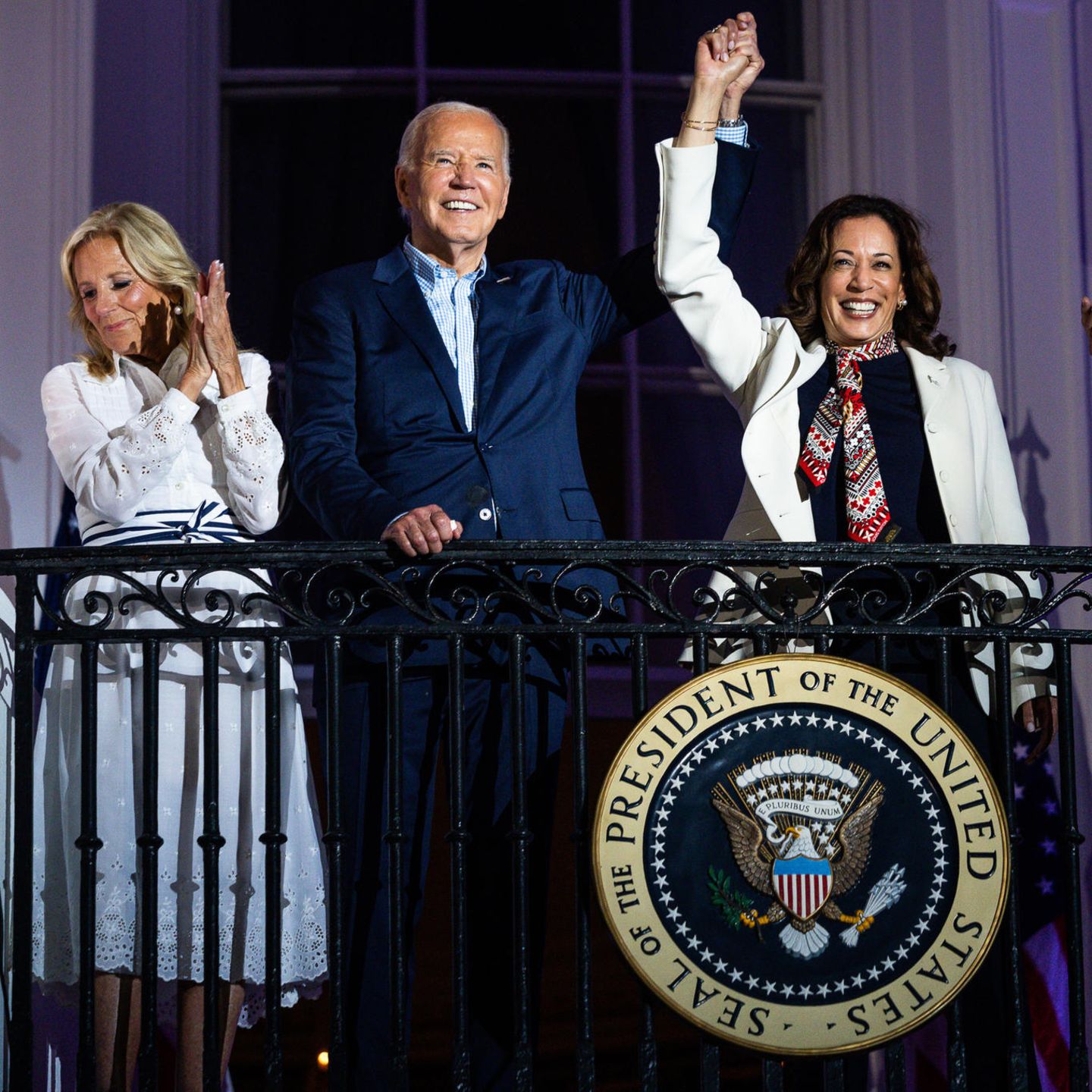 Kamala Harris setzt im Wahlkampf auf Erfolgs-Style von Michelle Obama ...