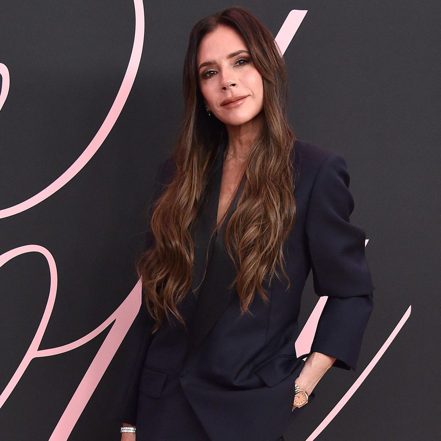 Vorher-Nachher: Victoria Beckham trägt wieder ihren ikonischen "Posh ...