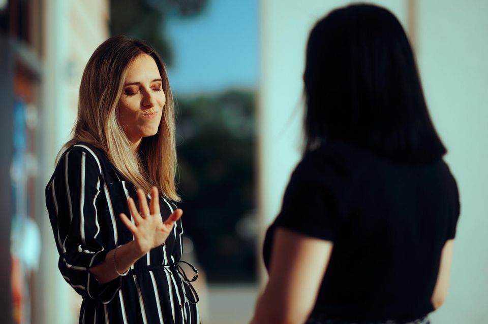 Kommunikation: Diese 5 Körpersprache-Tricks sorgen für mehr ...