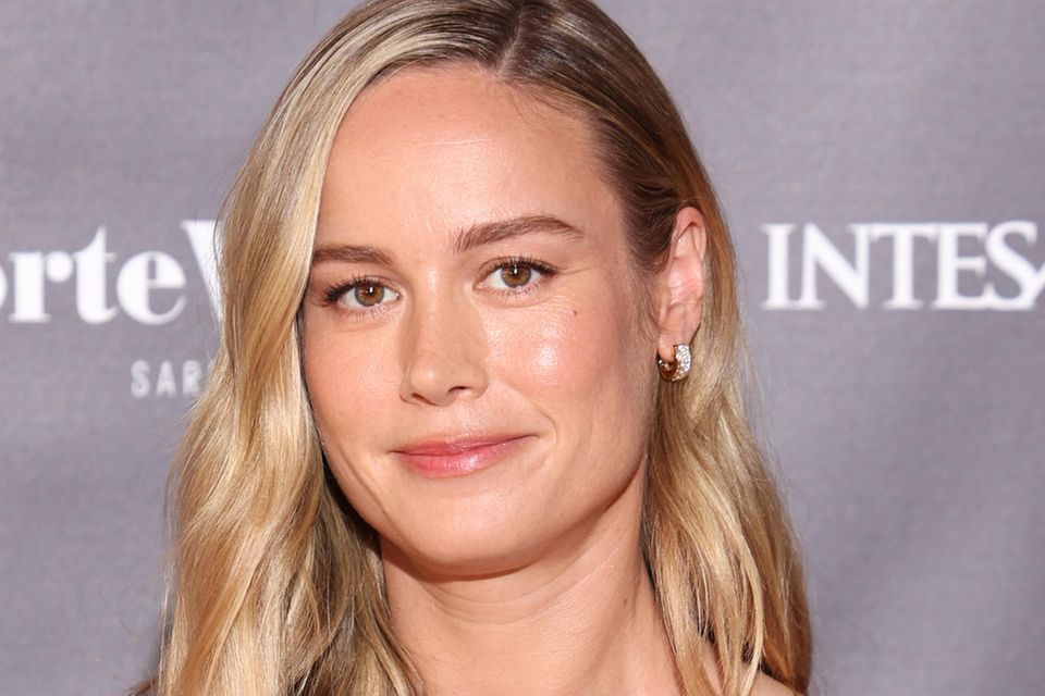 Lange Haare mit Pony: Die coolsten Stylings für Bangs | BRIGITTE.de