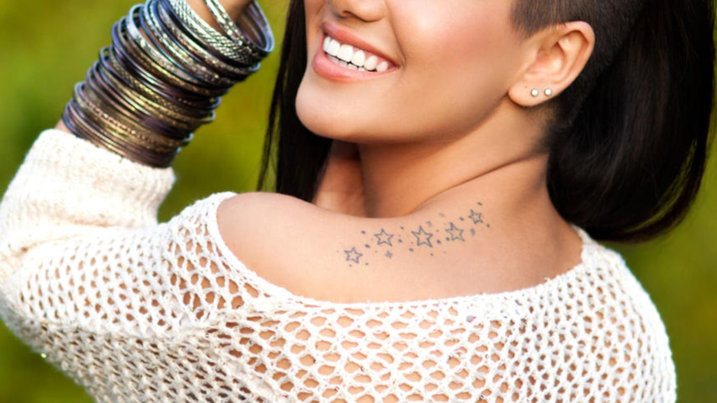 Bedeutung Sterne Tattoo: Was das Motiv bedeutet | BRIGITTE.de