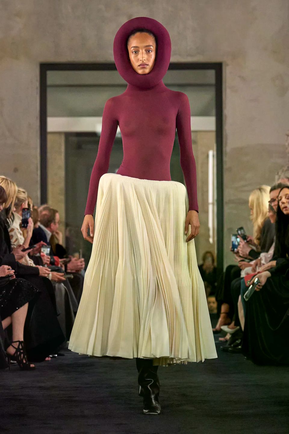 Kate Moss, Carla Bruni + Co.: Diese Stars begeisterten bei der Fashion ...
