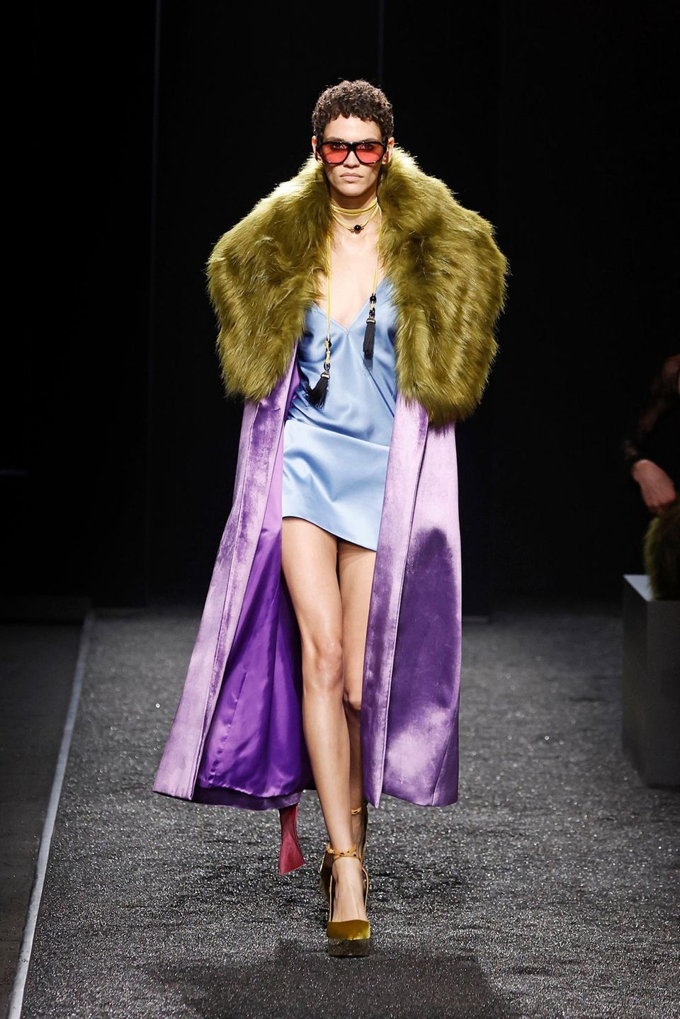Kate Moss, Carla Bruni + Co.: Diese Stars begeisterten bei der Fashion ...