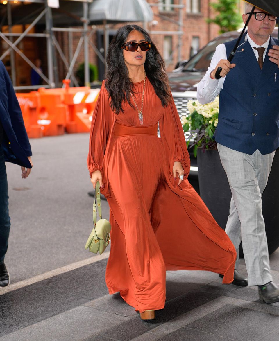 Jennifer Aniston bedient sich der Modetrends von Gen Z – und brilliert ...