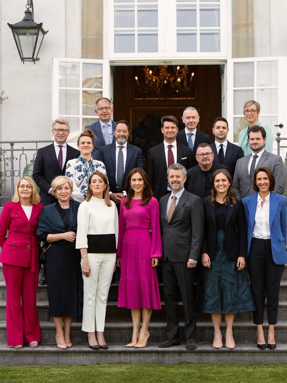 Königin Mary: Mit diesem sonnigen Accessoire wirkt sie herrlich normal ...