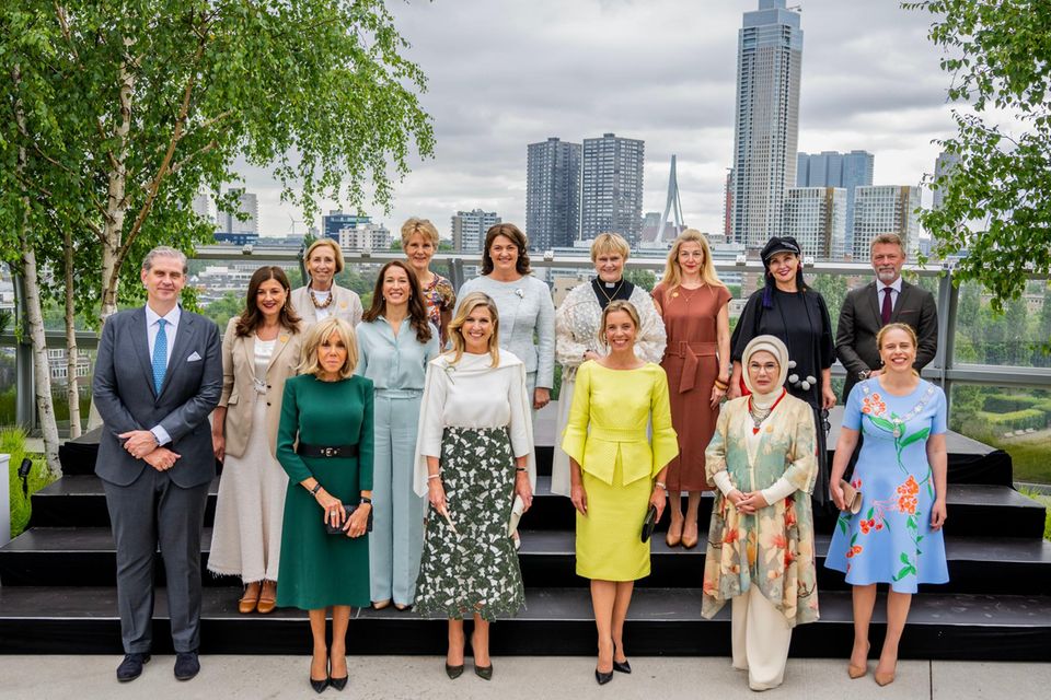 "Mocha Mousse": Die 12 schönsten Pieces in der Trendfarbe 2025 ...