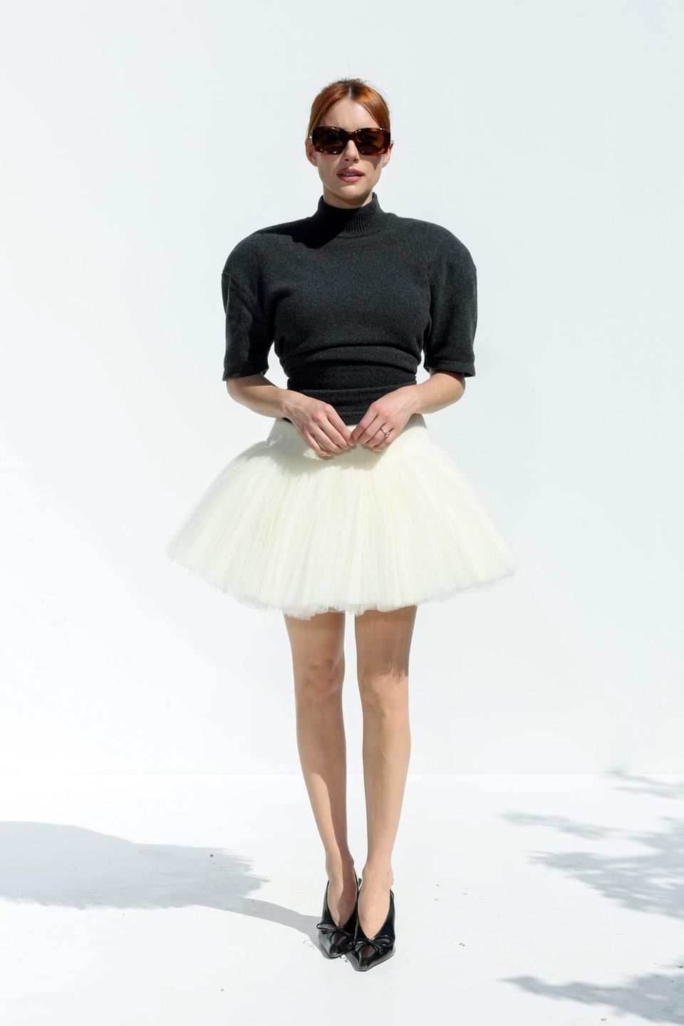 Gillian Anderson beweist, wie Strick auch im Sommer funktioniert ...