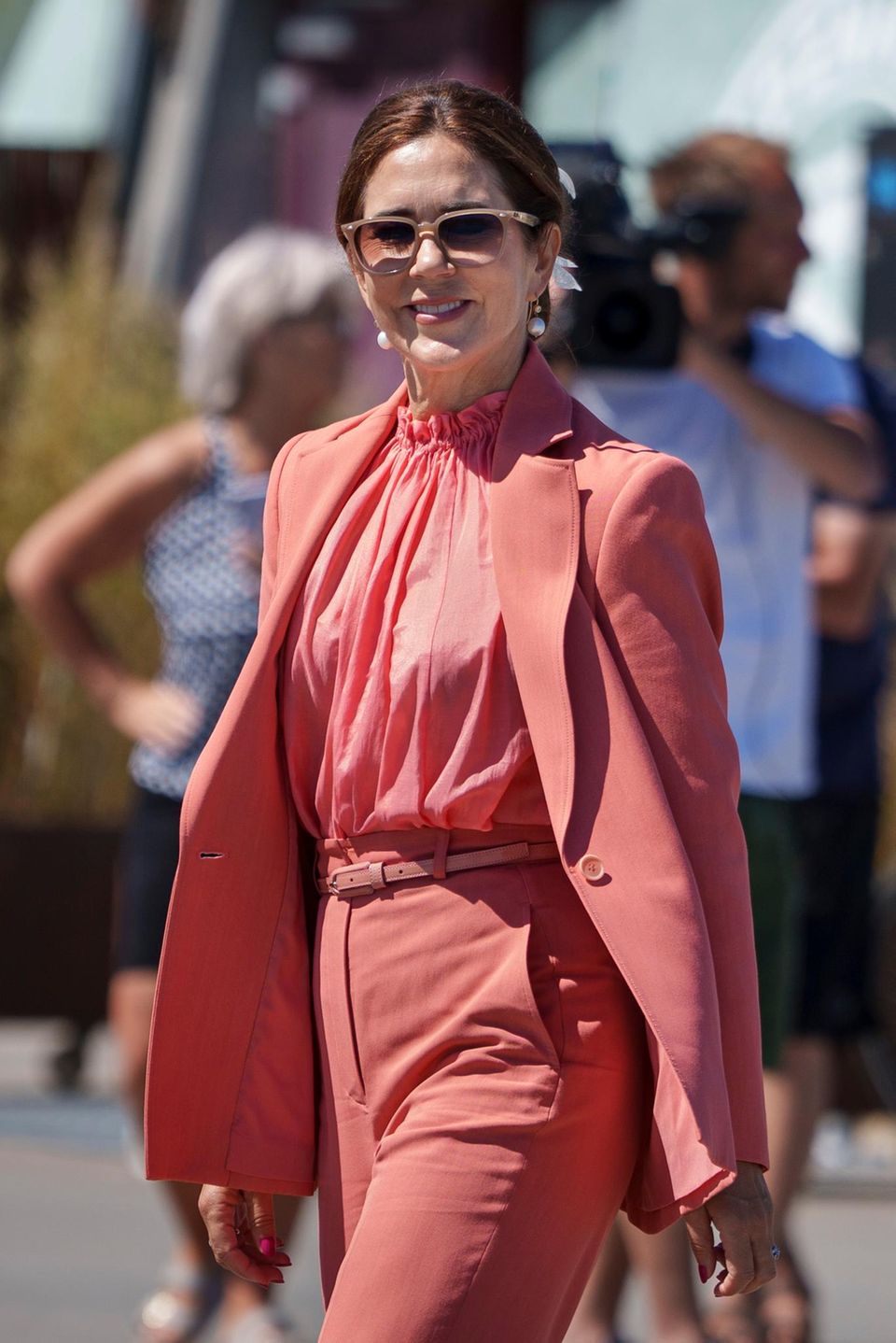Königin Mary: Mit subtiler Geste gedenkt sie den Opfern des Bondi-Beach ...