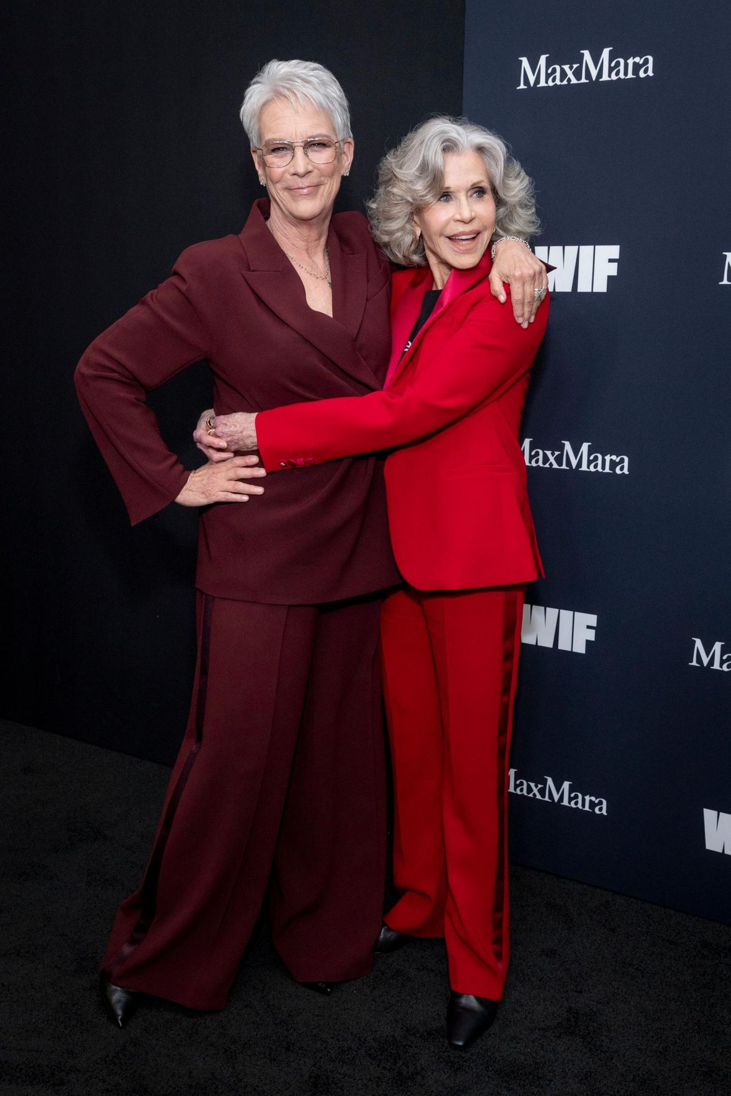 Helen Mirren zeigt, wie modern Weihnachtslooks sein können | BRIGITTE.de