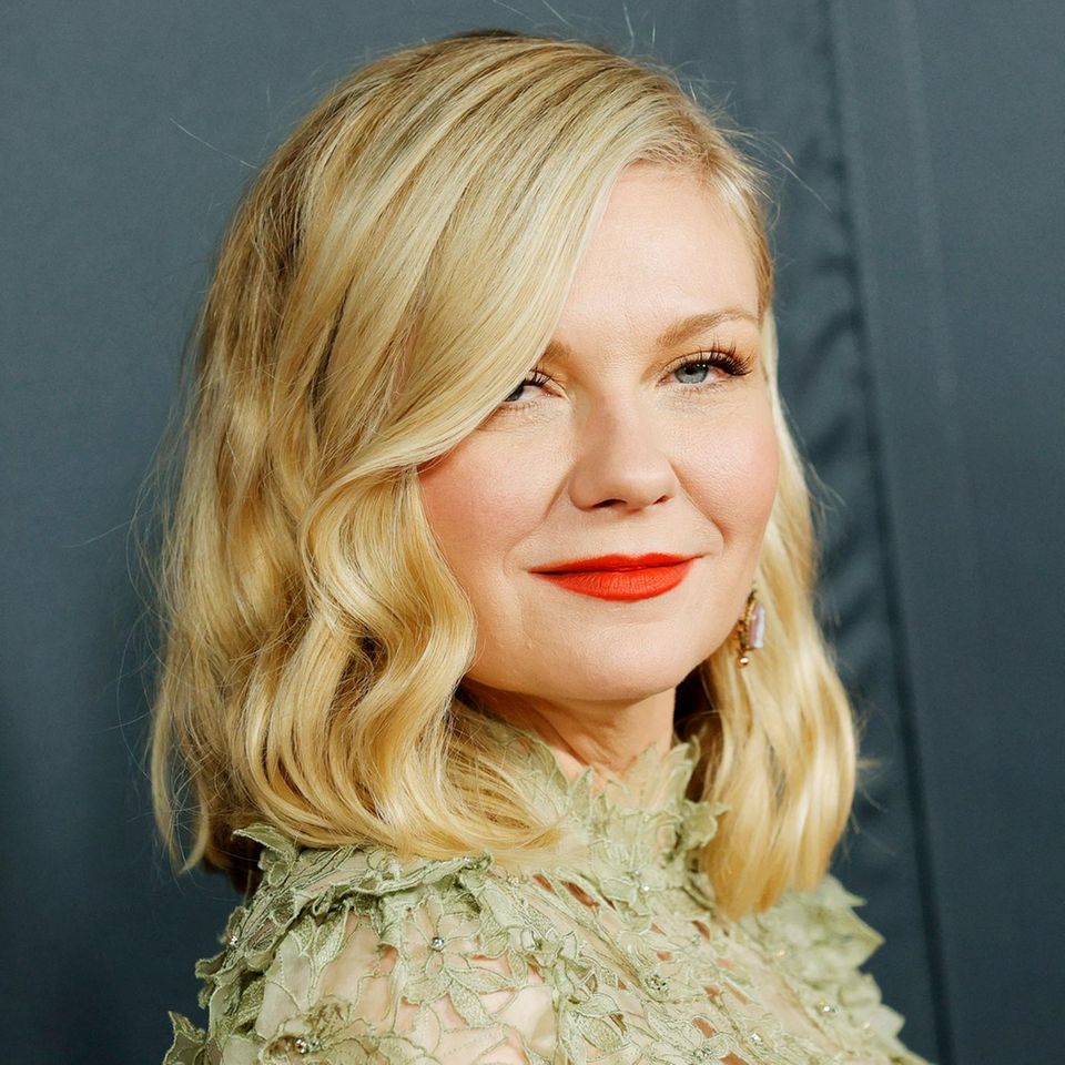 Side Swept Bob: 9 Varianten der Volumen-Bob-Frisur | BRIGITTE.de