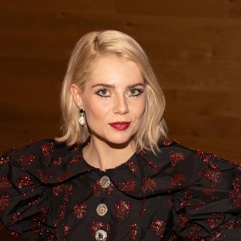 Side Swept Bob: 9 Varianten der Volumen-Bob-Frisur | BRIGITTE.de